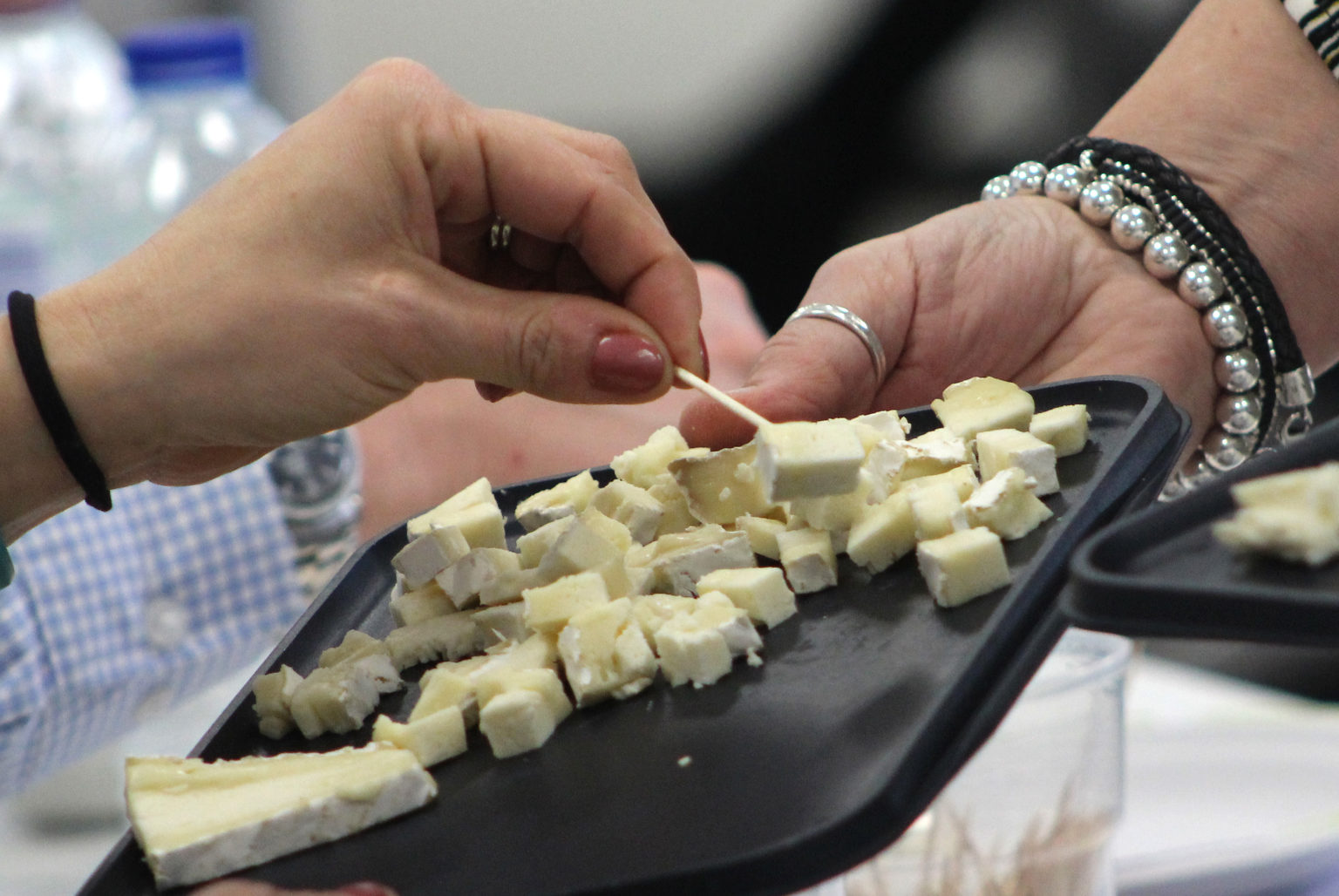 4 Great Palate Cleansers when Tasting Cheese - Academy Of Cheese