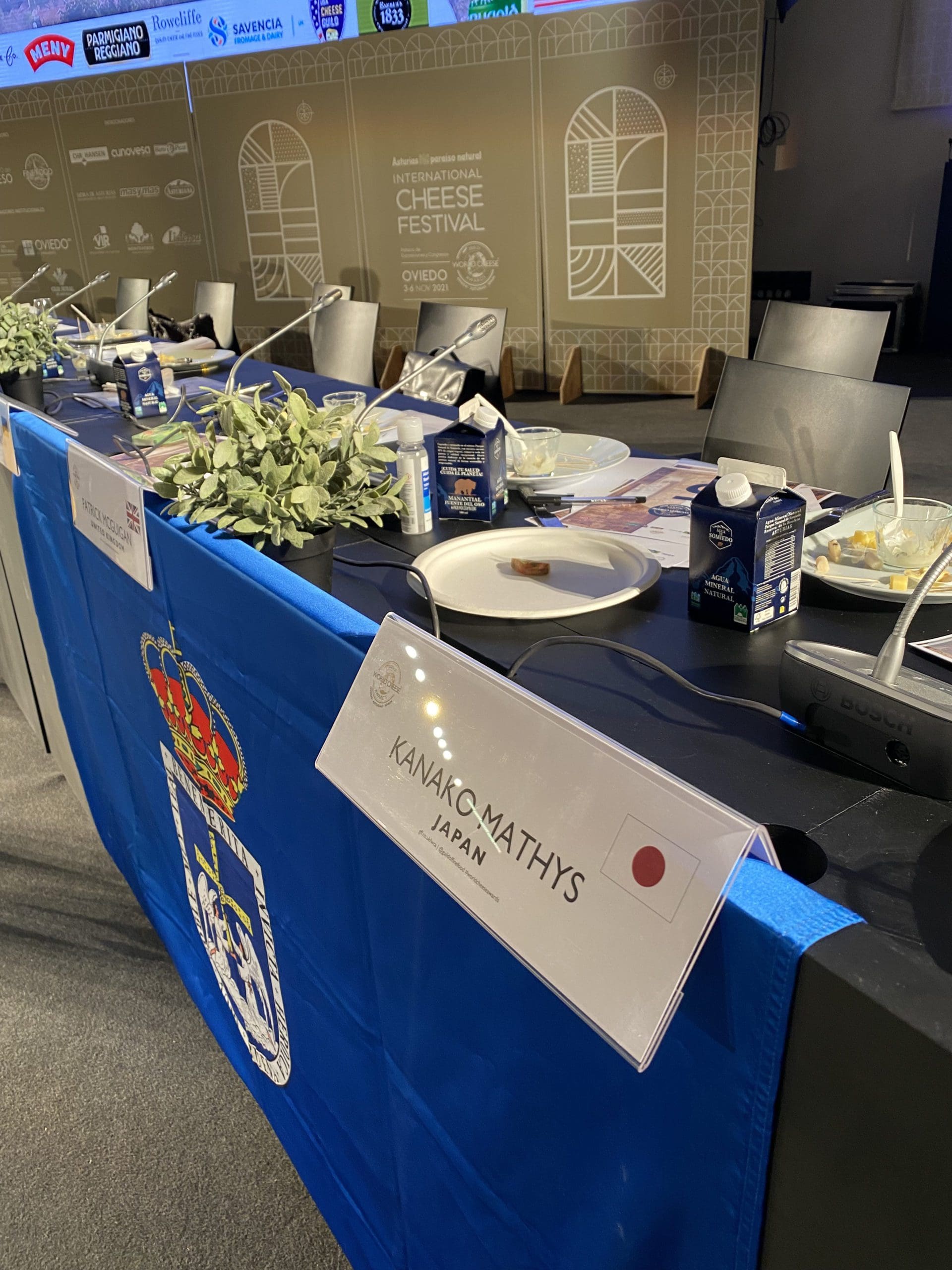 How to taste Cheese Guide - Academy of Cheese